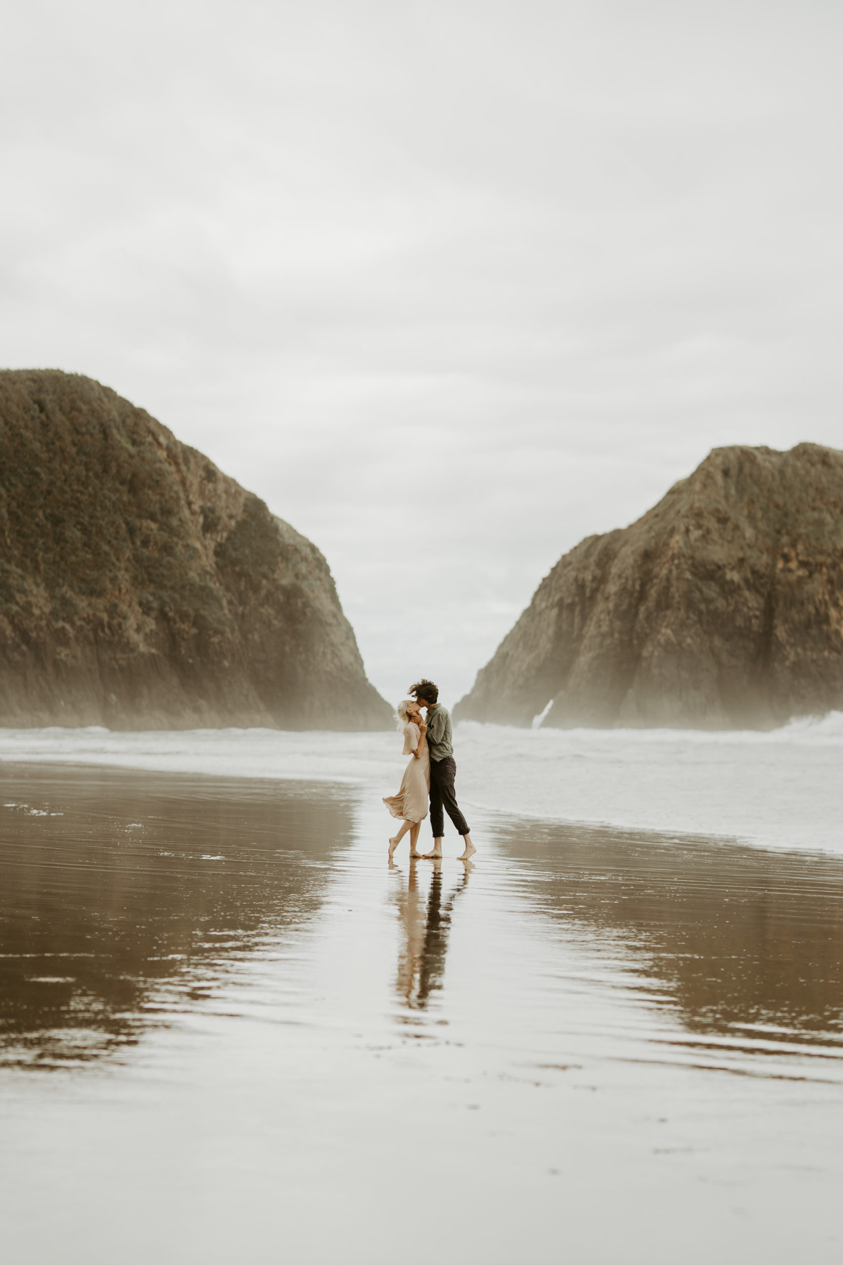 Ecola State Park Oregon Coast Couples Session - venturetoelope.com