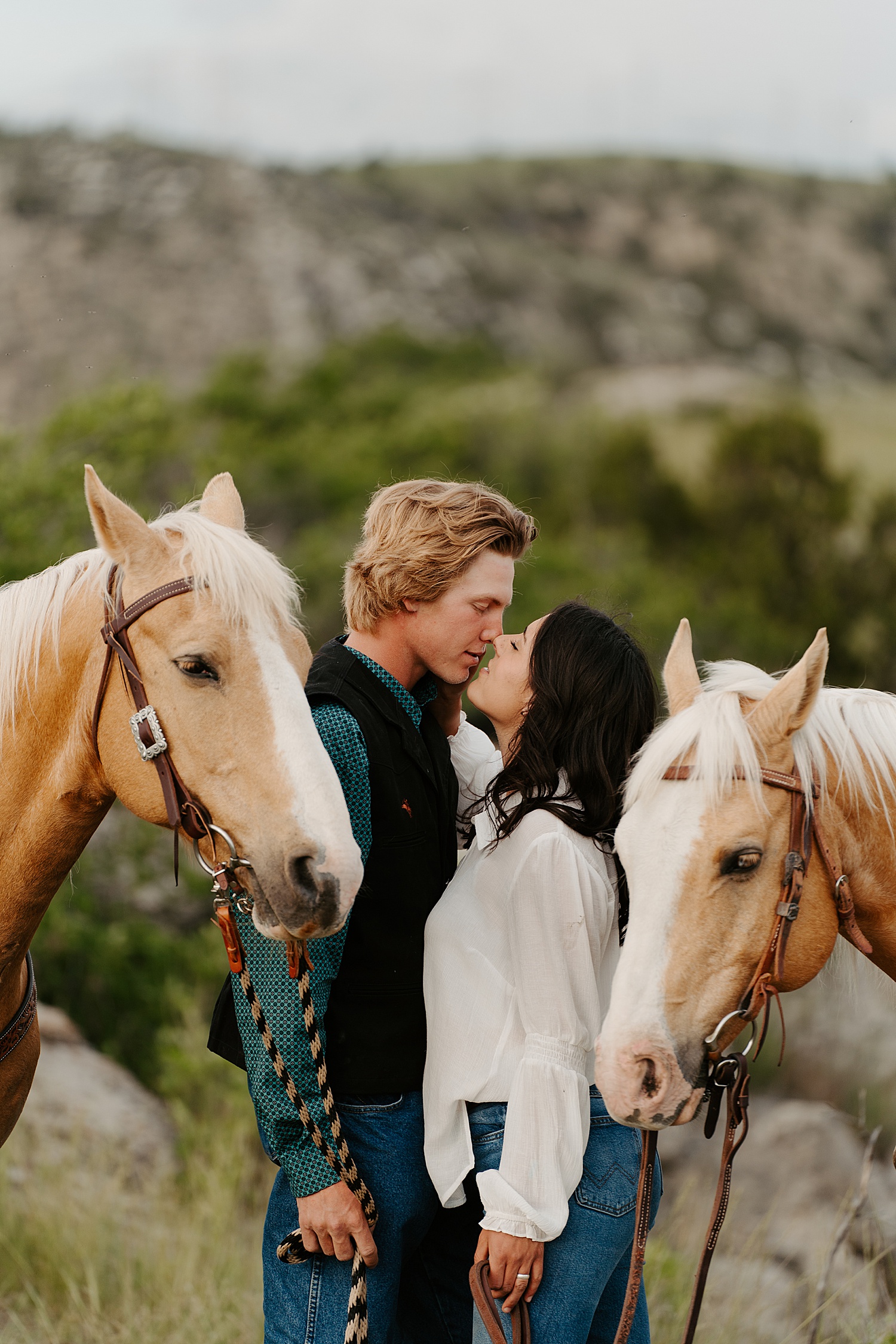 Western Couples Session in Big Sky Country - venturetoelope.com